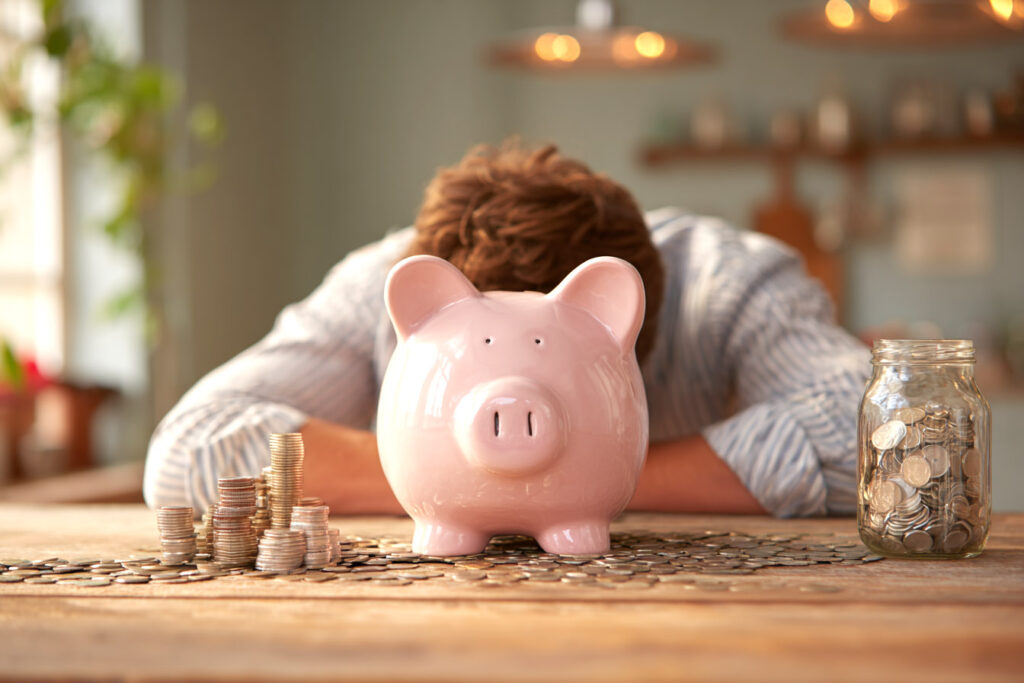 10 habitudes d'argent qui vous tiennent brisé même avec un revenu ...